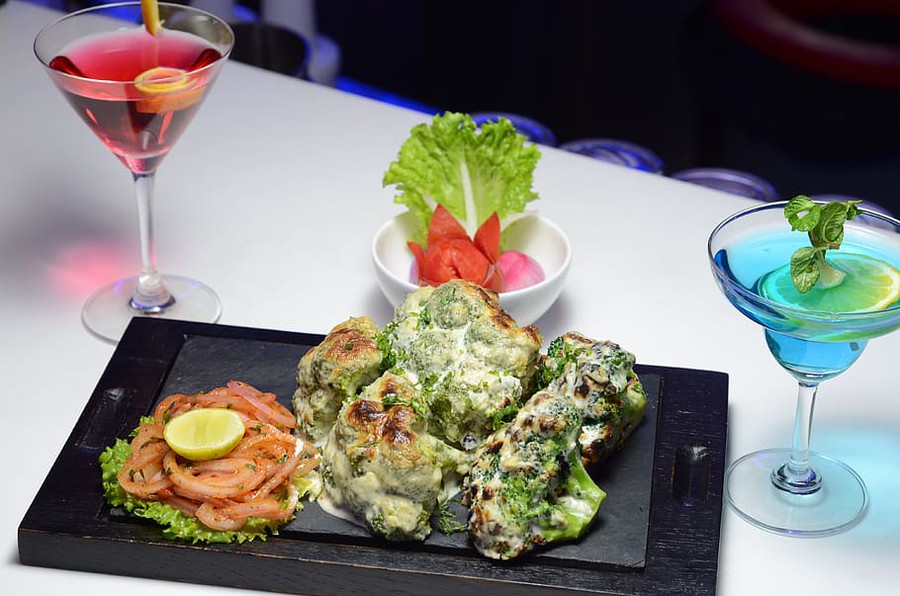 Cocktail & Cheese Pairings for the Hosting a Party