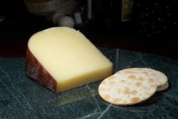 Popular Types of American Hard Cheese